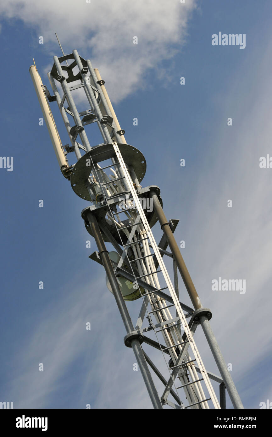 Telecommunications mast tower hi-res stock photography and images - Alamy