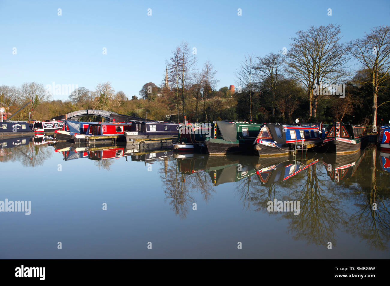 NARROW BOATS REFLECTIONS BRAUNSTON MARINA NORTHAMPTONSHIRE ENGLAND ...