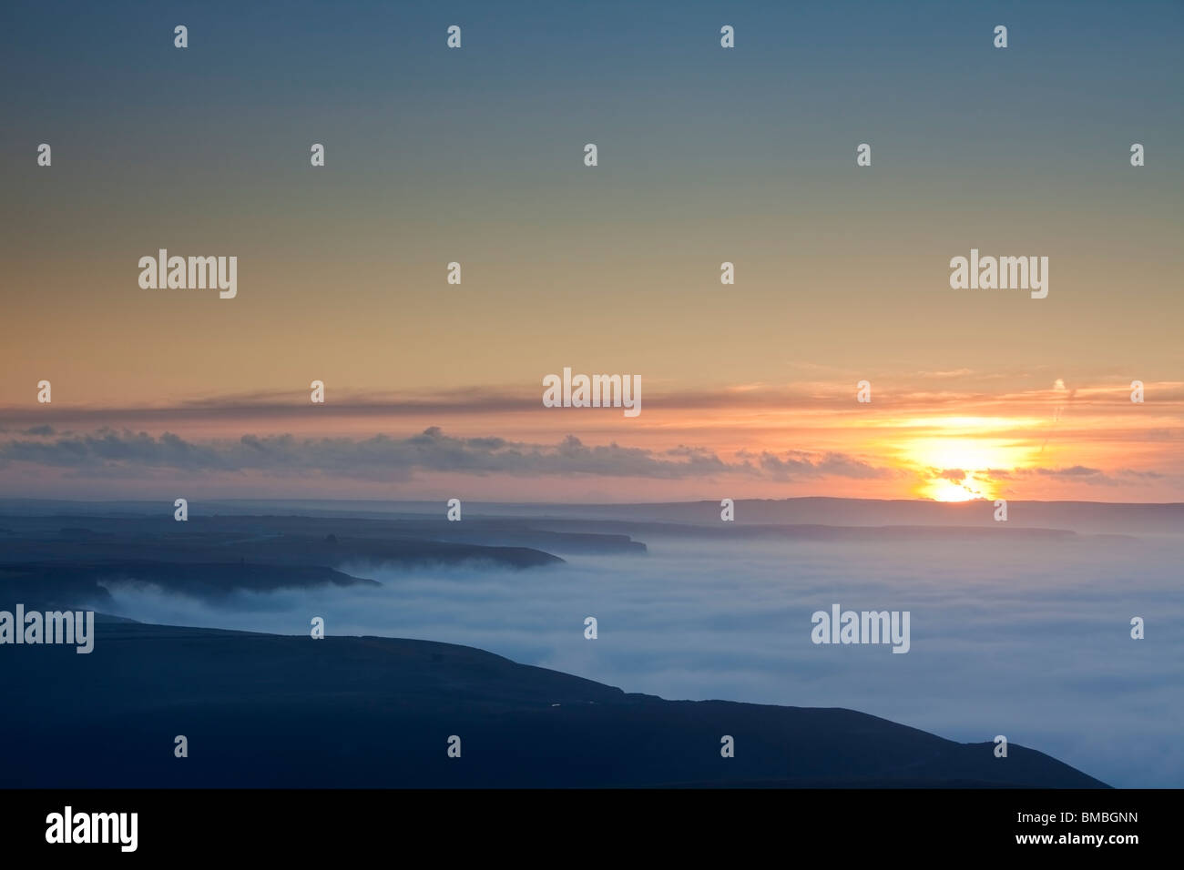 Fog on the north sea hi-res stock photography and images - Alamy