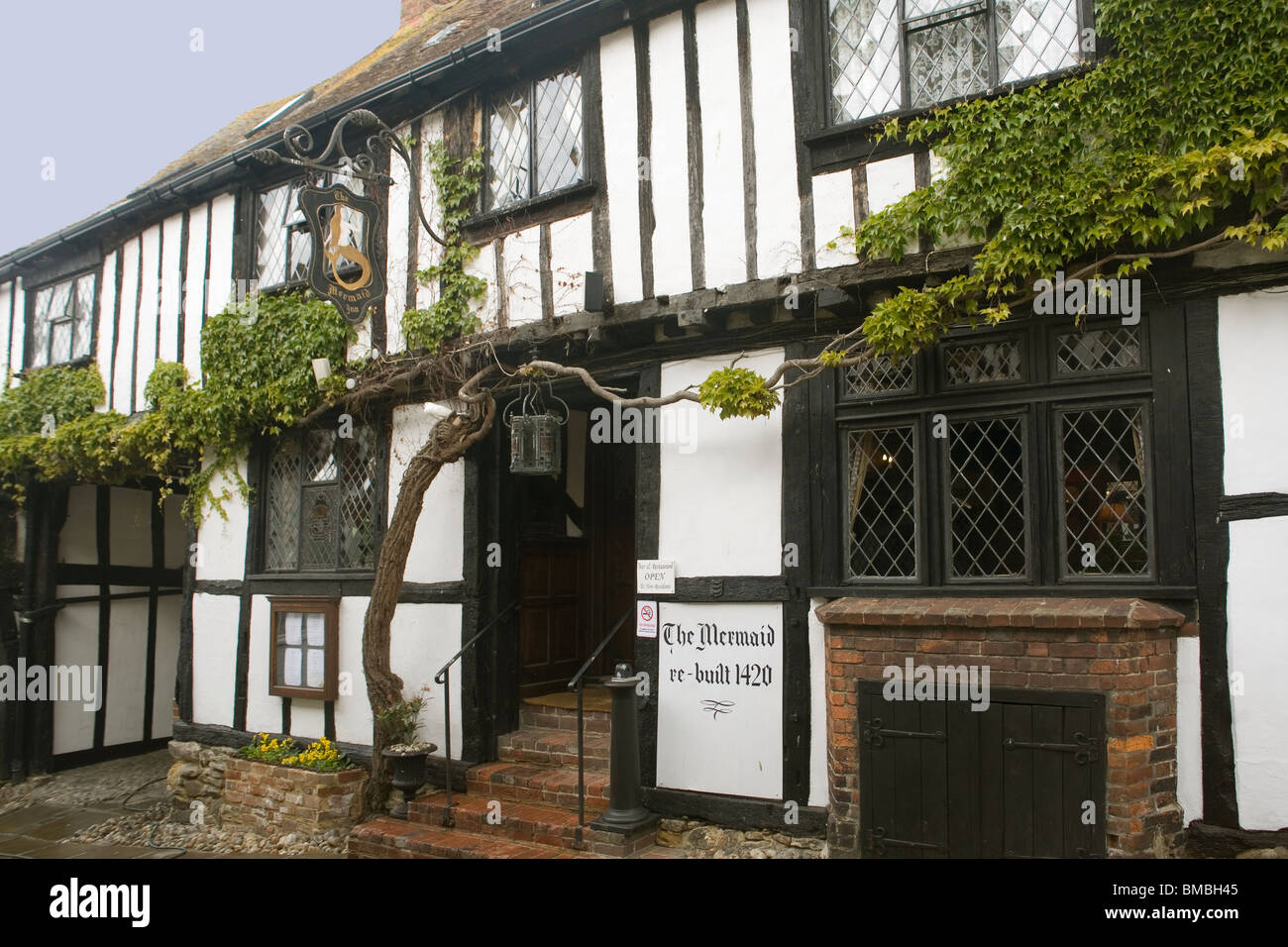 England Sussex Rye Mermaid inn Stock Photo - Alamy