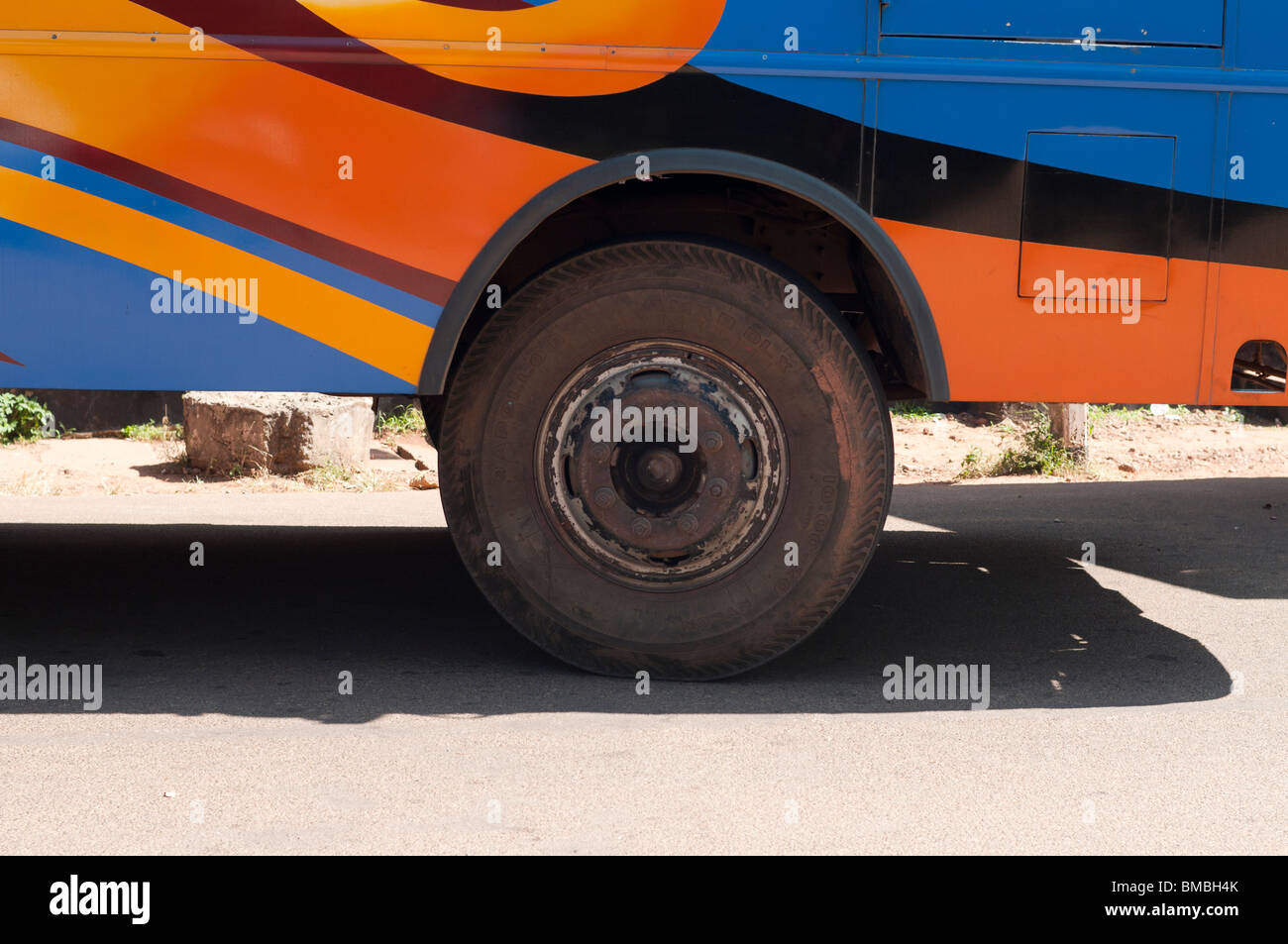 Indian Coach Wheel Stock Photo - Alamy