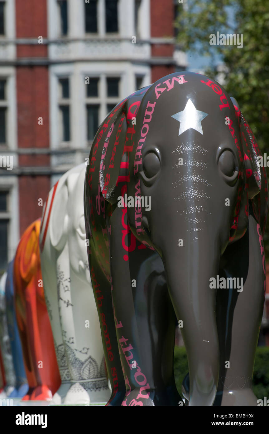Elephant parade hi-res stock photography and images - Alamy