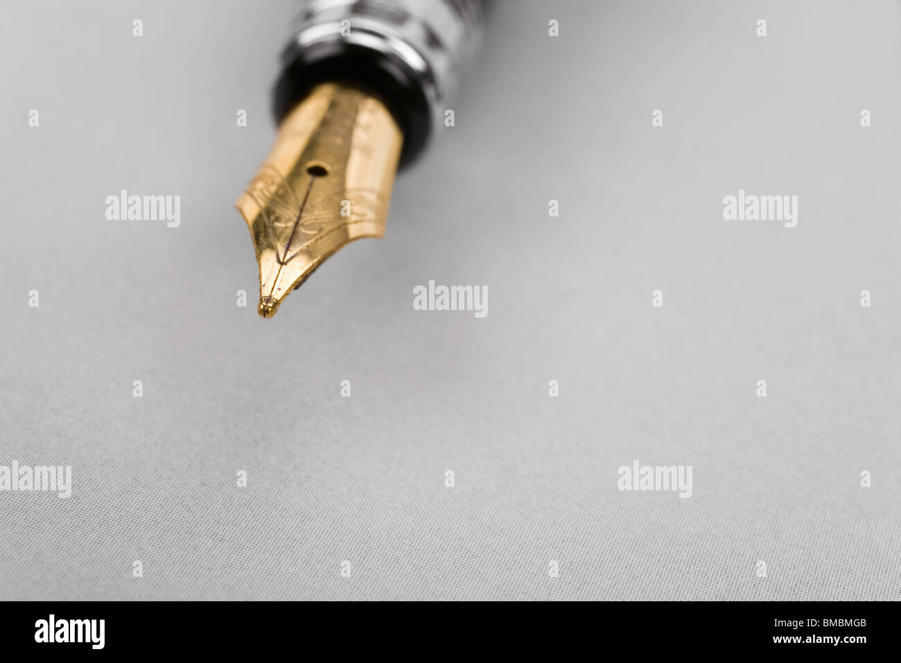 Fountain Pen close up shot Stock Photo - Alamy