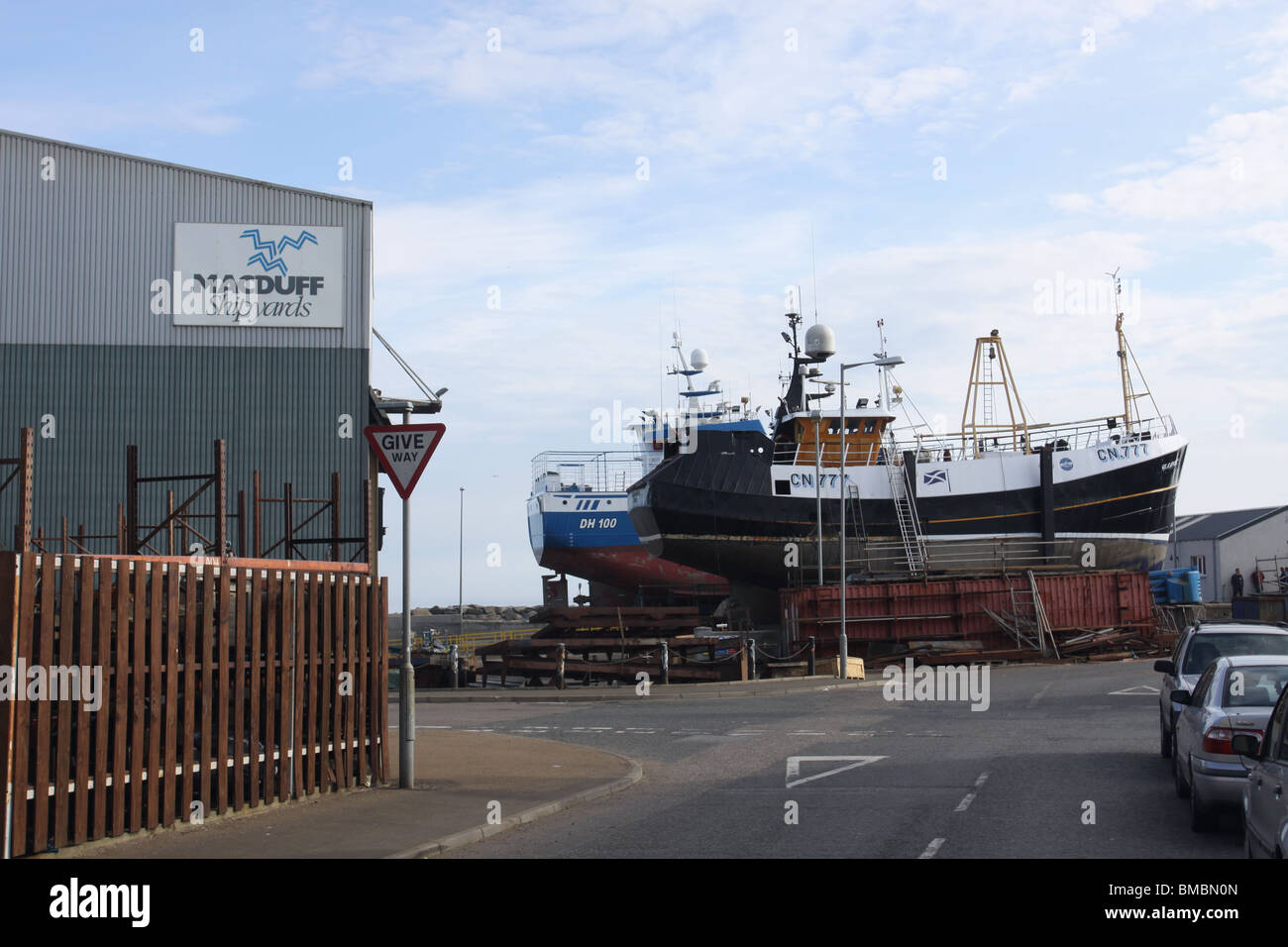 Scotland shipyards hi-res stock photography and images - Alamy