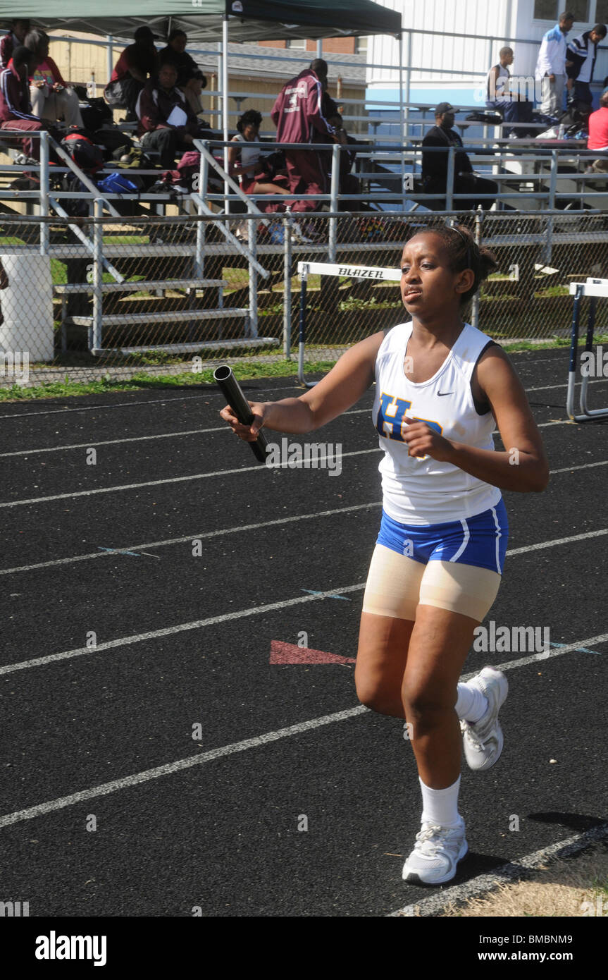 Relay runner hi-res stock photography and images - Alamy