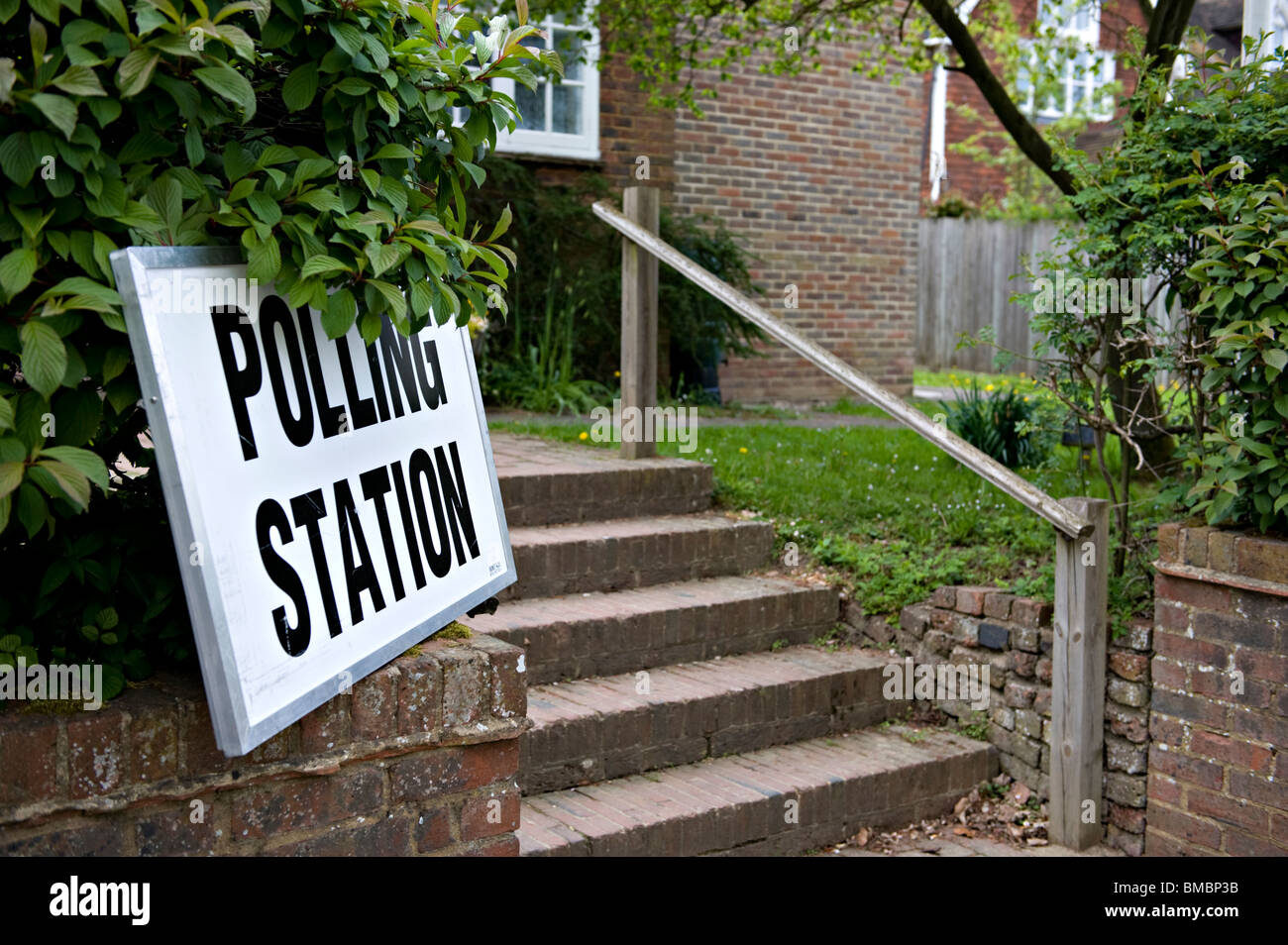 English polling station hi-res stock photography and images - Alamy