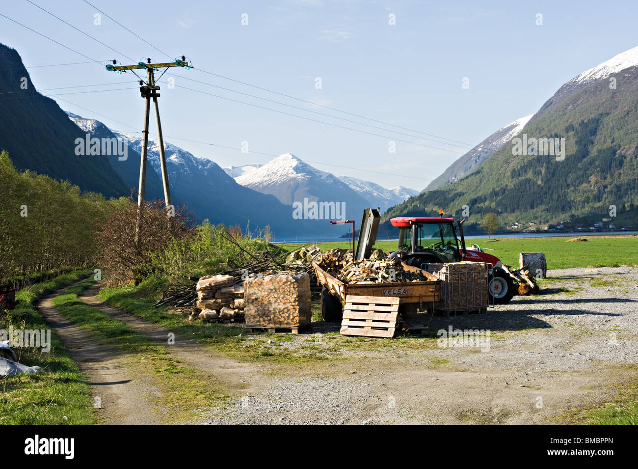 Holiday farm fire hi-res stock photography and images - Alamy