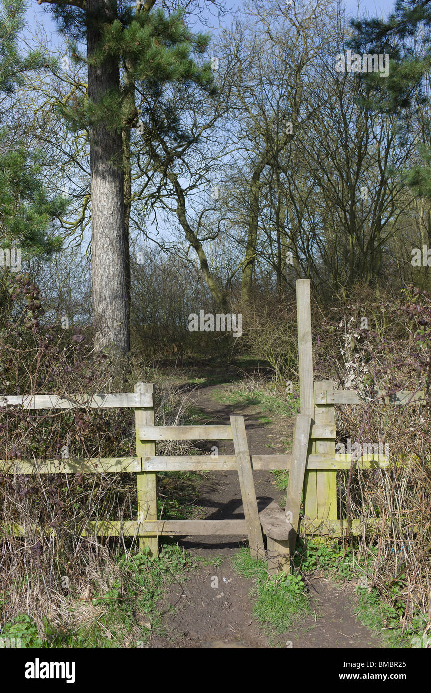 A gate on a footpath Stock Photo - Alamy