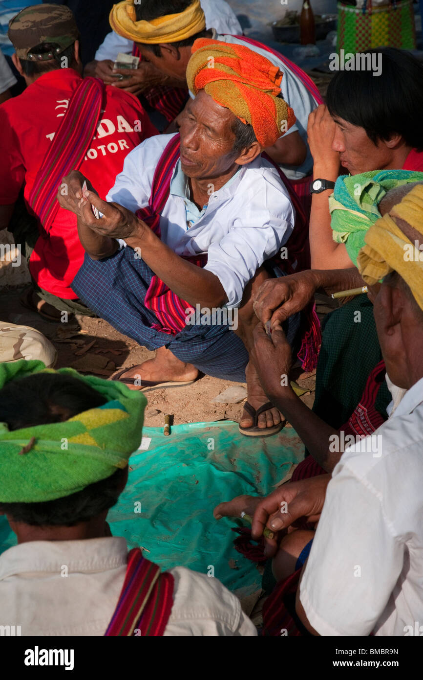 Burma men hi-res stock photography and images - Alamy