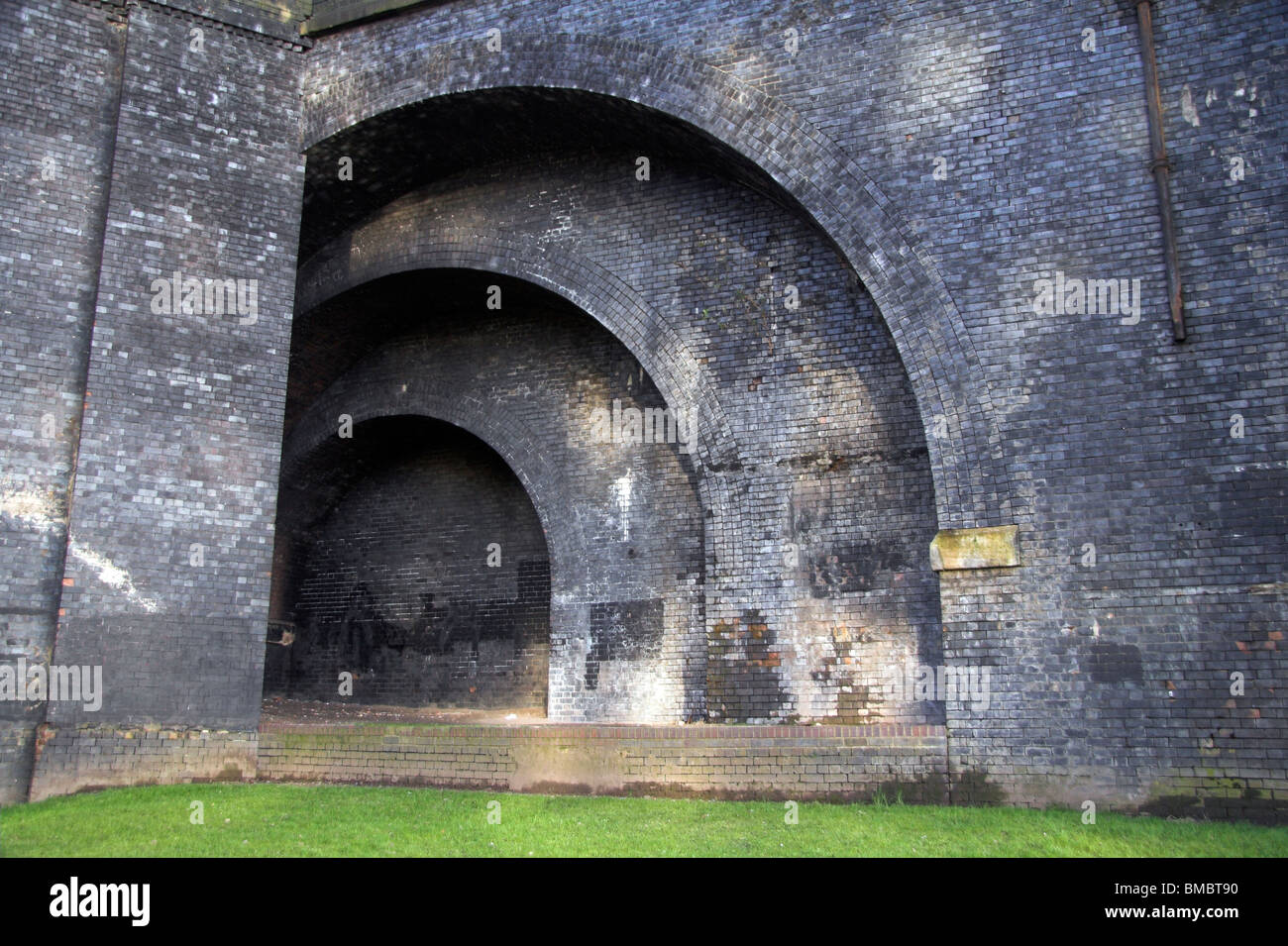 Bricked up arches, Victorian railway bridge, Duke Street, Castlefield ...