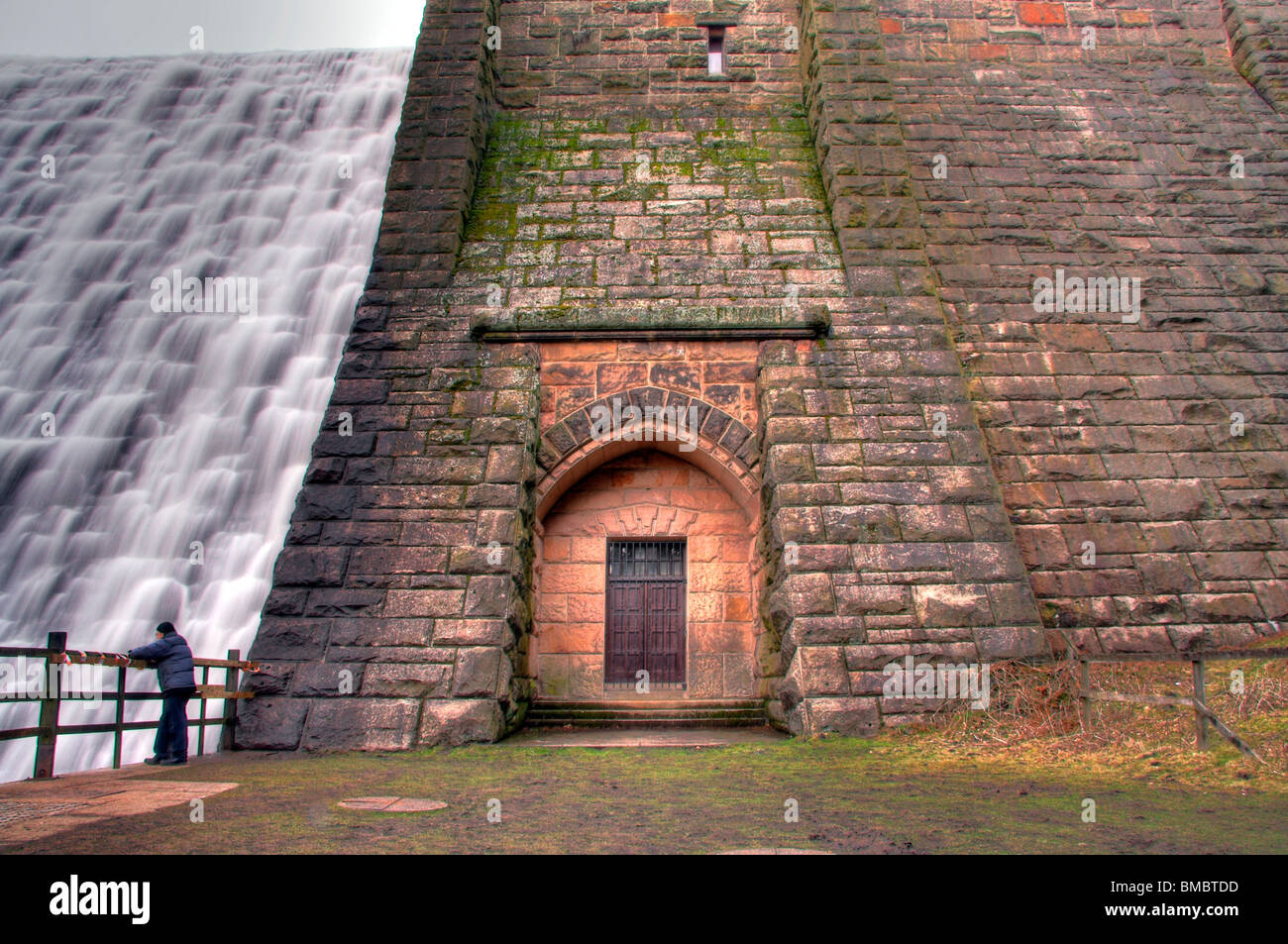 Water flowing down, Derwent Dam, Upper Derwent Valley, Derbyshire ...