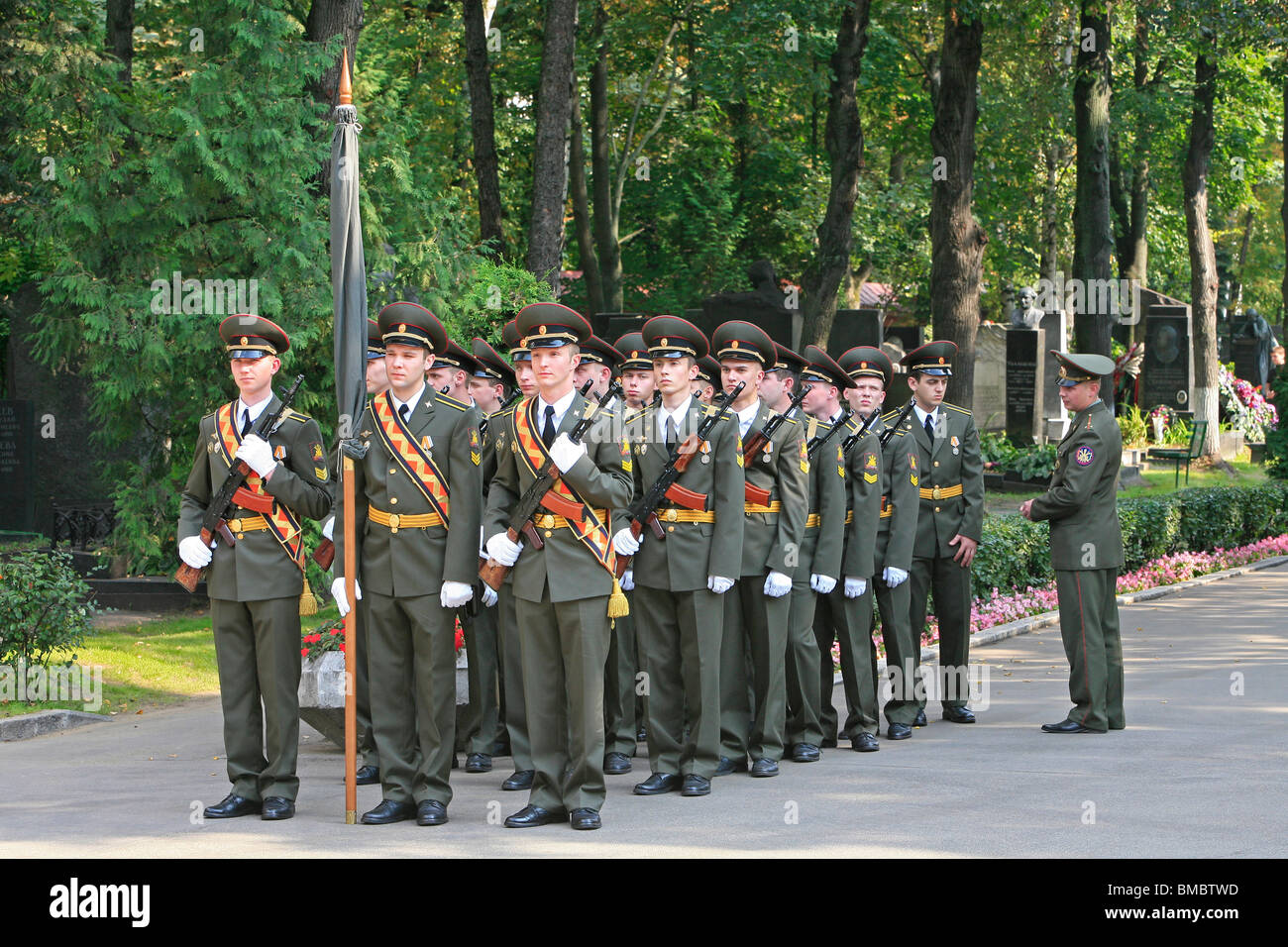 Russian soldiers at Novodevichy Cemetery in Moscow, Russia Stock Photo ...