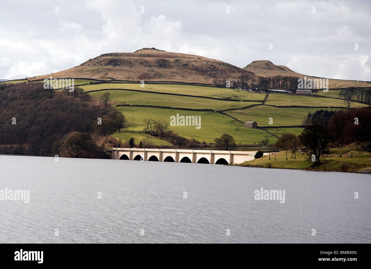 Arched road bridge, Snake Road, Ladybower Reservoir, Upper Derwent ...