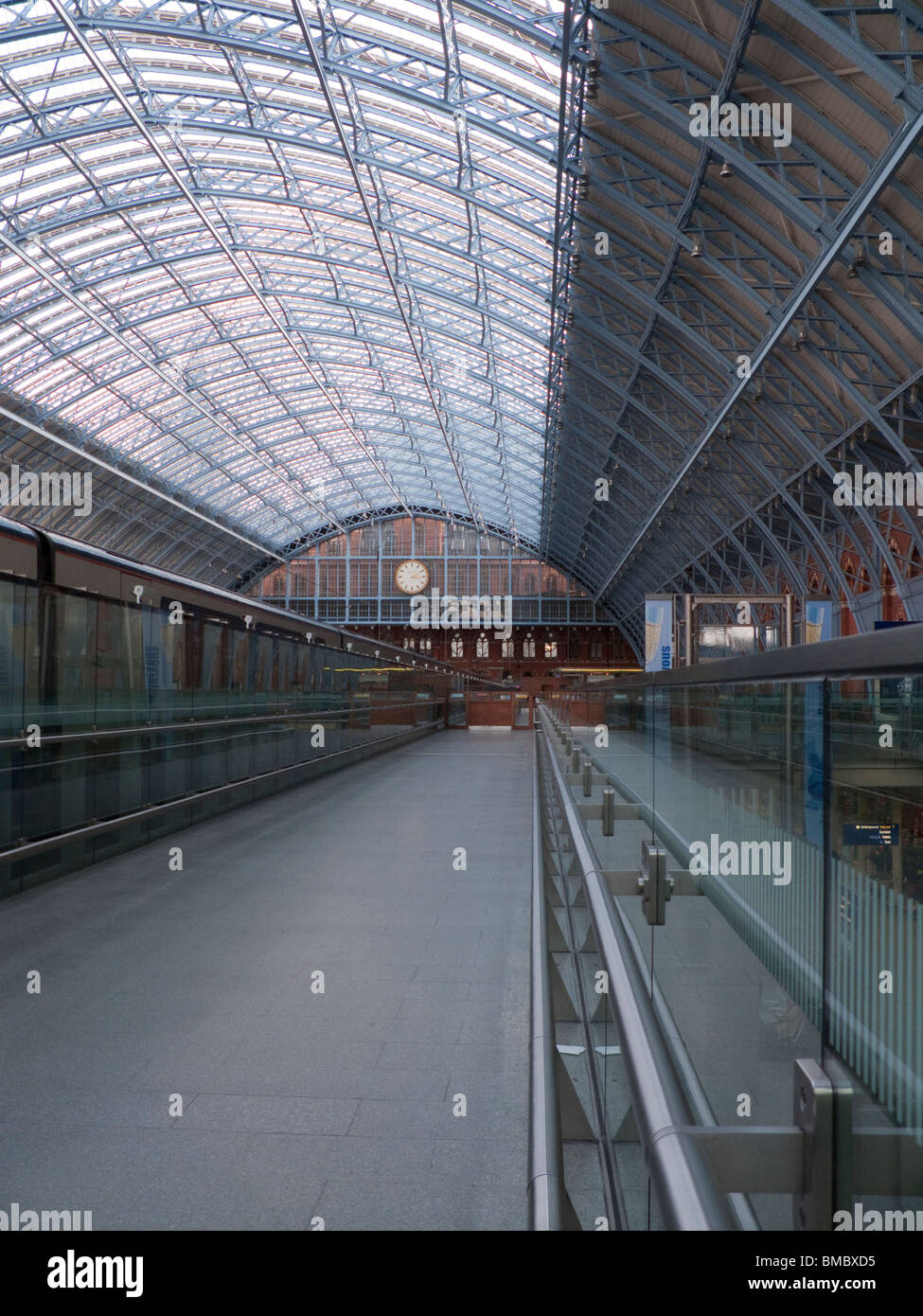 Eurostar platform at St Pancras railway station, London, UK Stock Photo ...