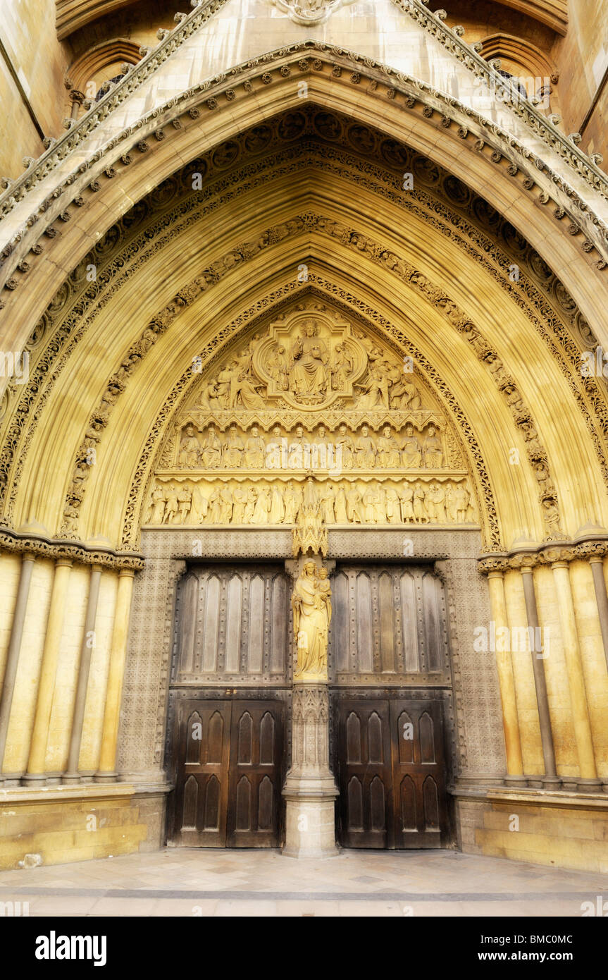 North entrance westminster abbey hi-res stock photography and images ...