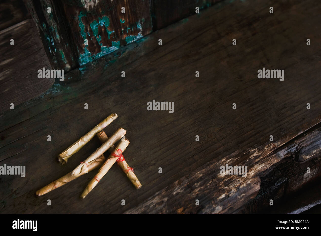 Smoking beedi hi-res stock photography and images - Alamy