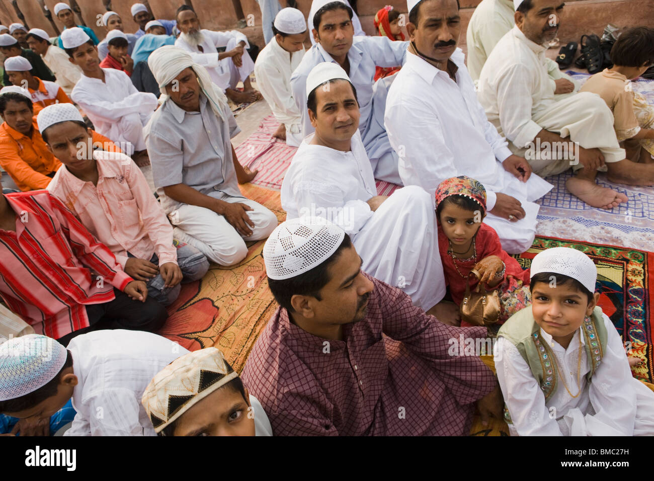 People celebrating Eid in a mosque, Jama Masjid, Old Delhi, India Stock ...