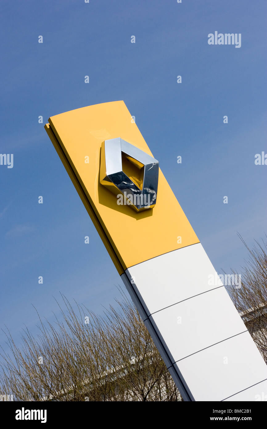 Renault logo hi-res stock photography and images - Alamy