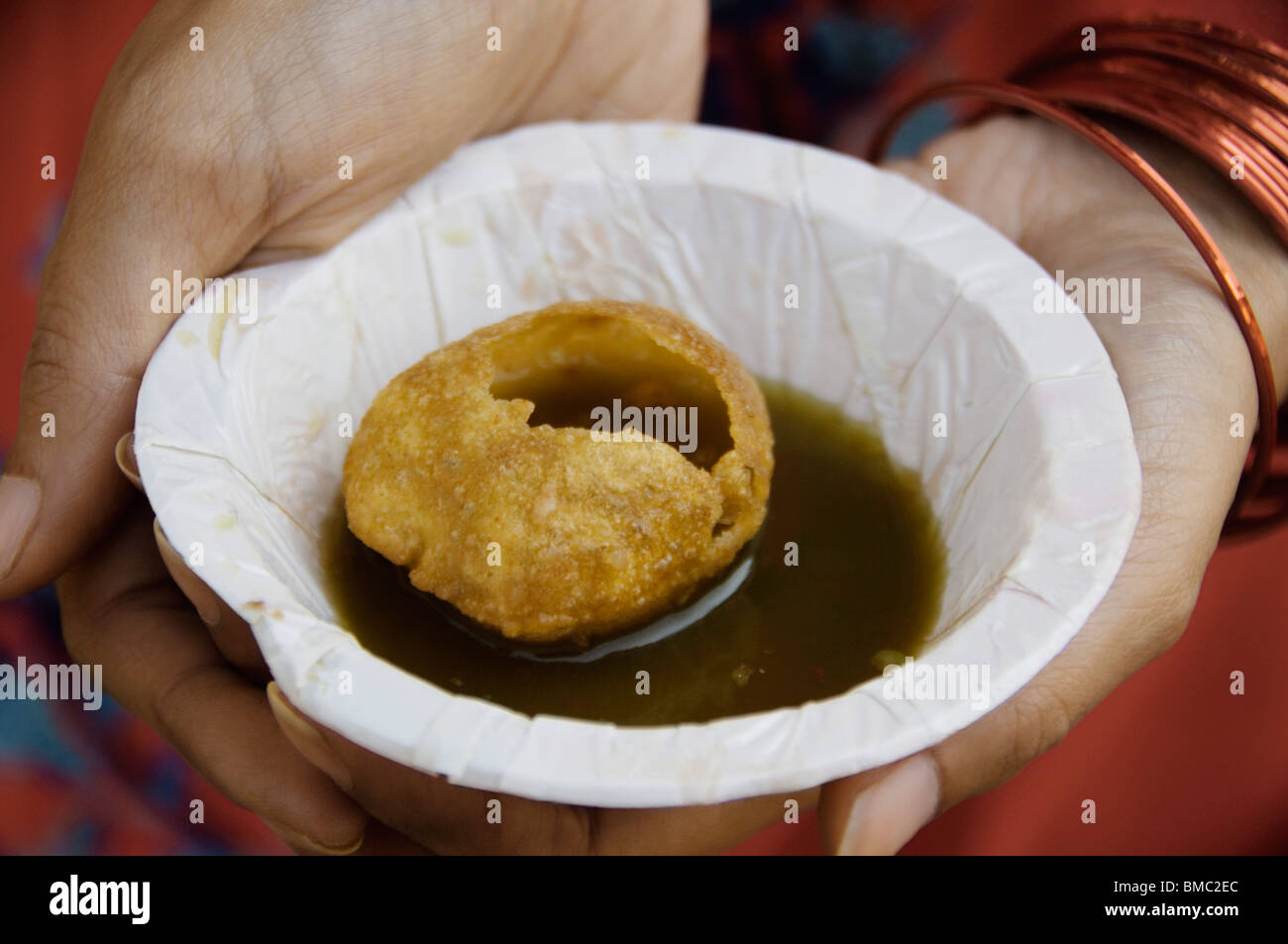 Pani puri hi-res stock photography and images - Alamy
