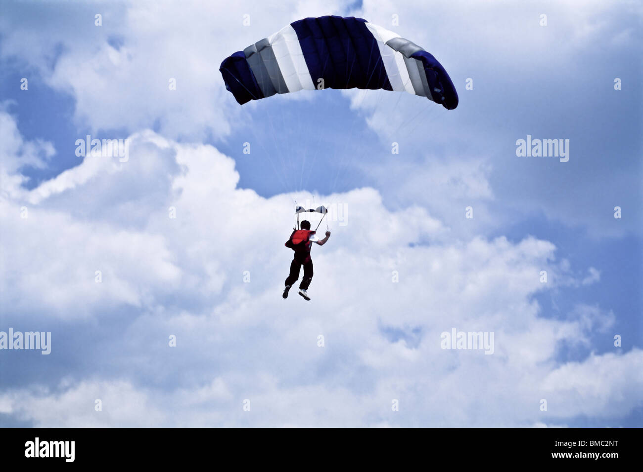 Skydiver landing hi-res stock photography and images - Alamy