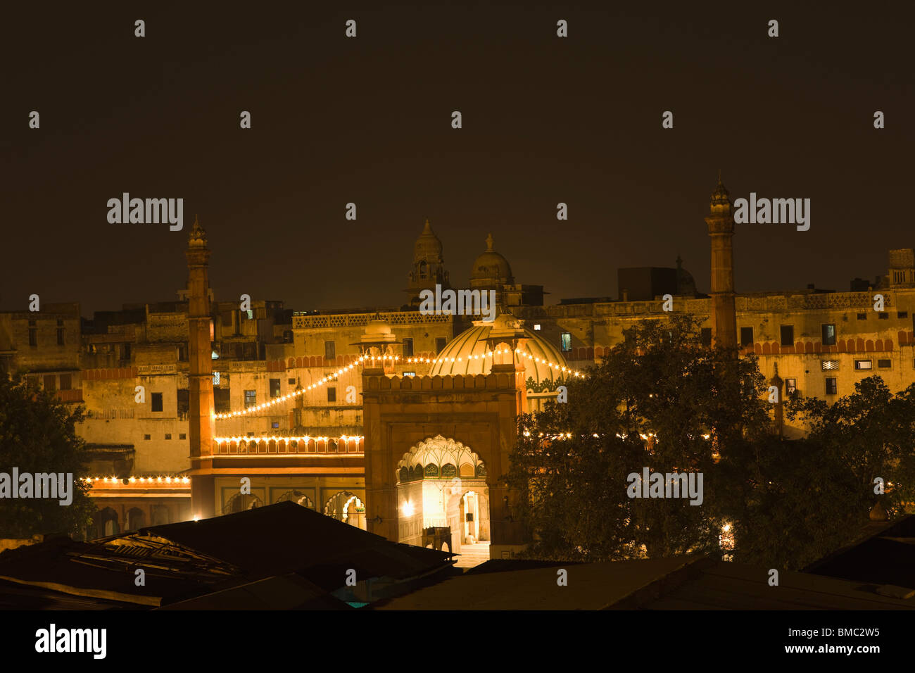 Facade of a mosque lit up at night, Jama Masjid, Old Delhi, India Stock ...