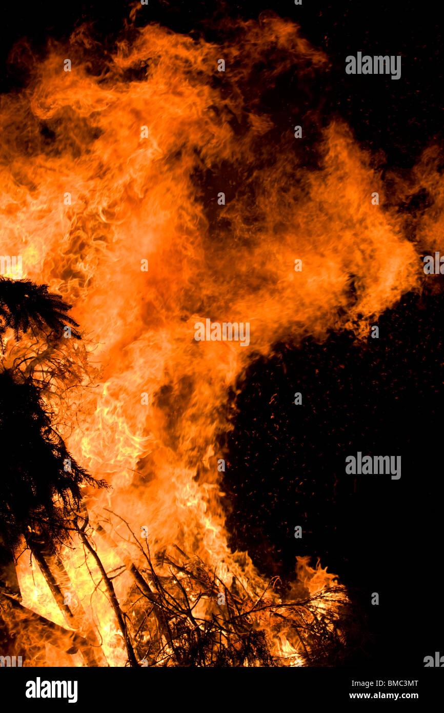 Vertical closeup fire sparks hi-res stock photography and images - Alamy