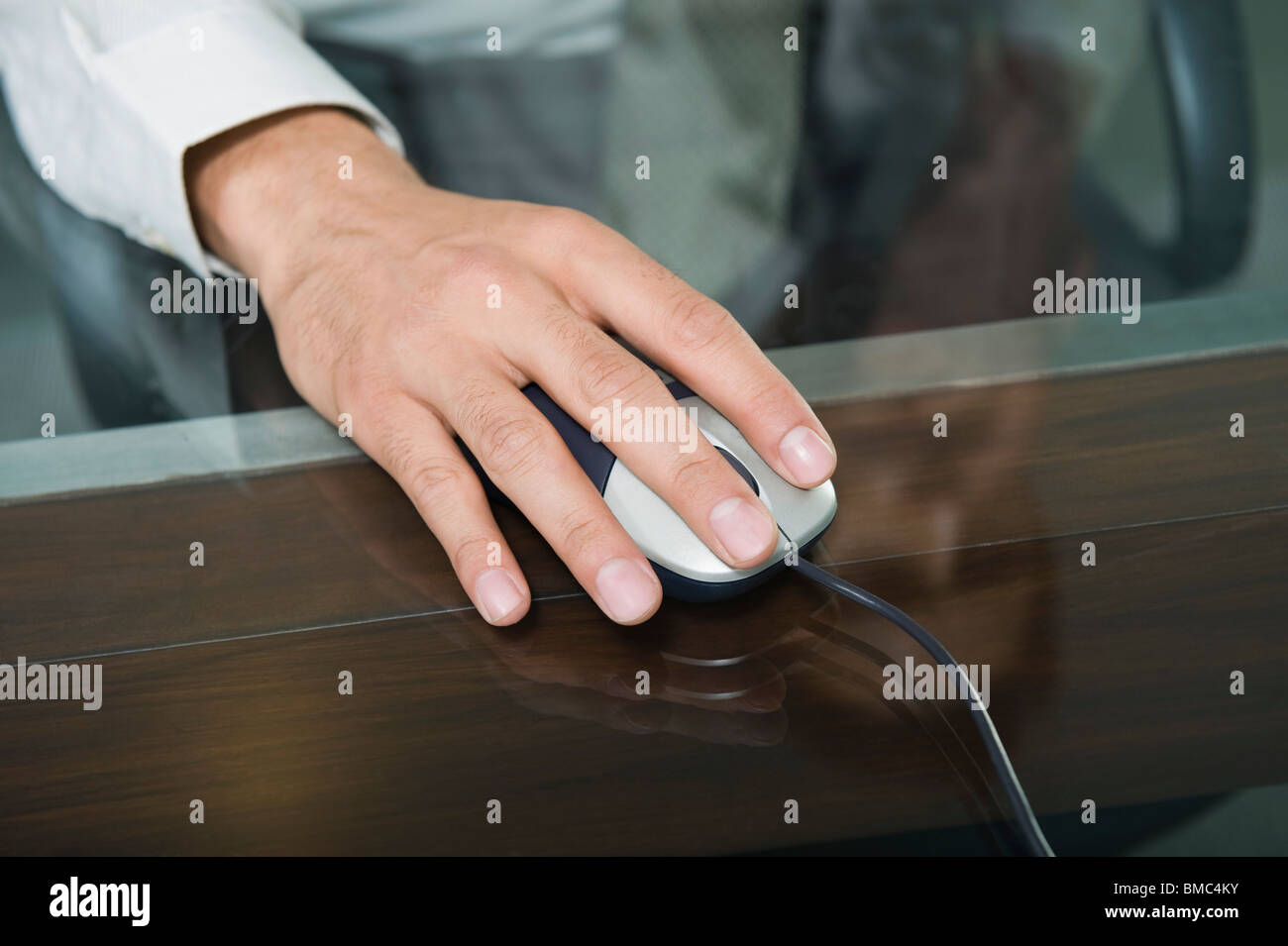 Person operating computer mouse hi-res stock photography and images - Alamy