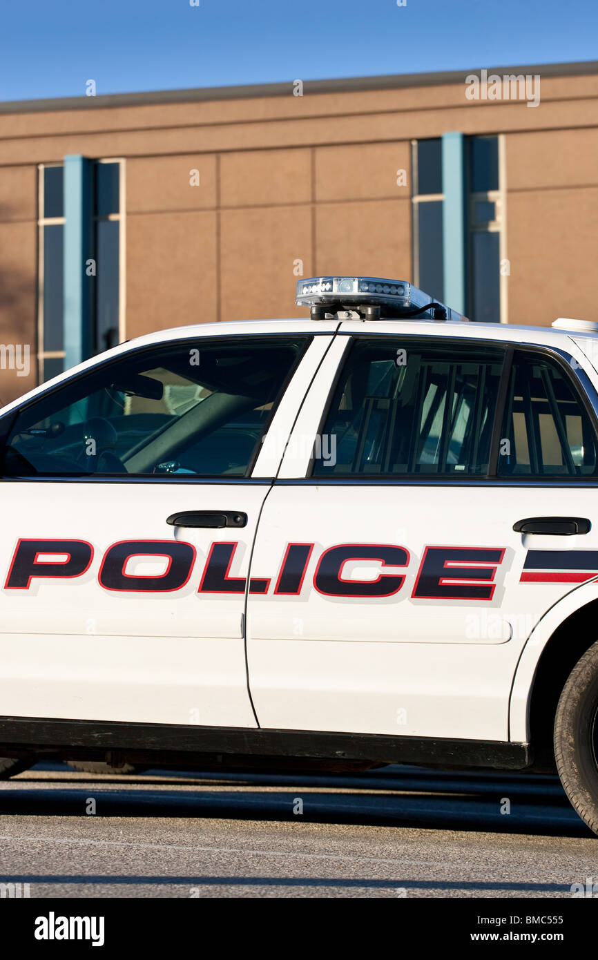 Police station exterior car hi-res stock photography and images - Alamy