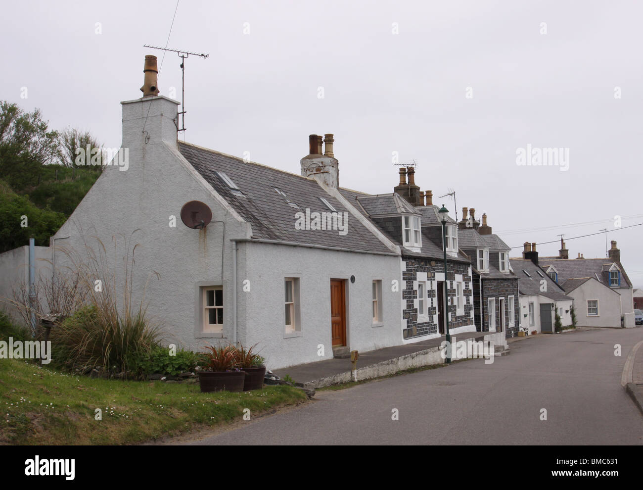 cottages in Sandend Scotland May 2010 Stock Photo - Alamy