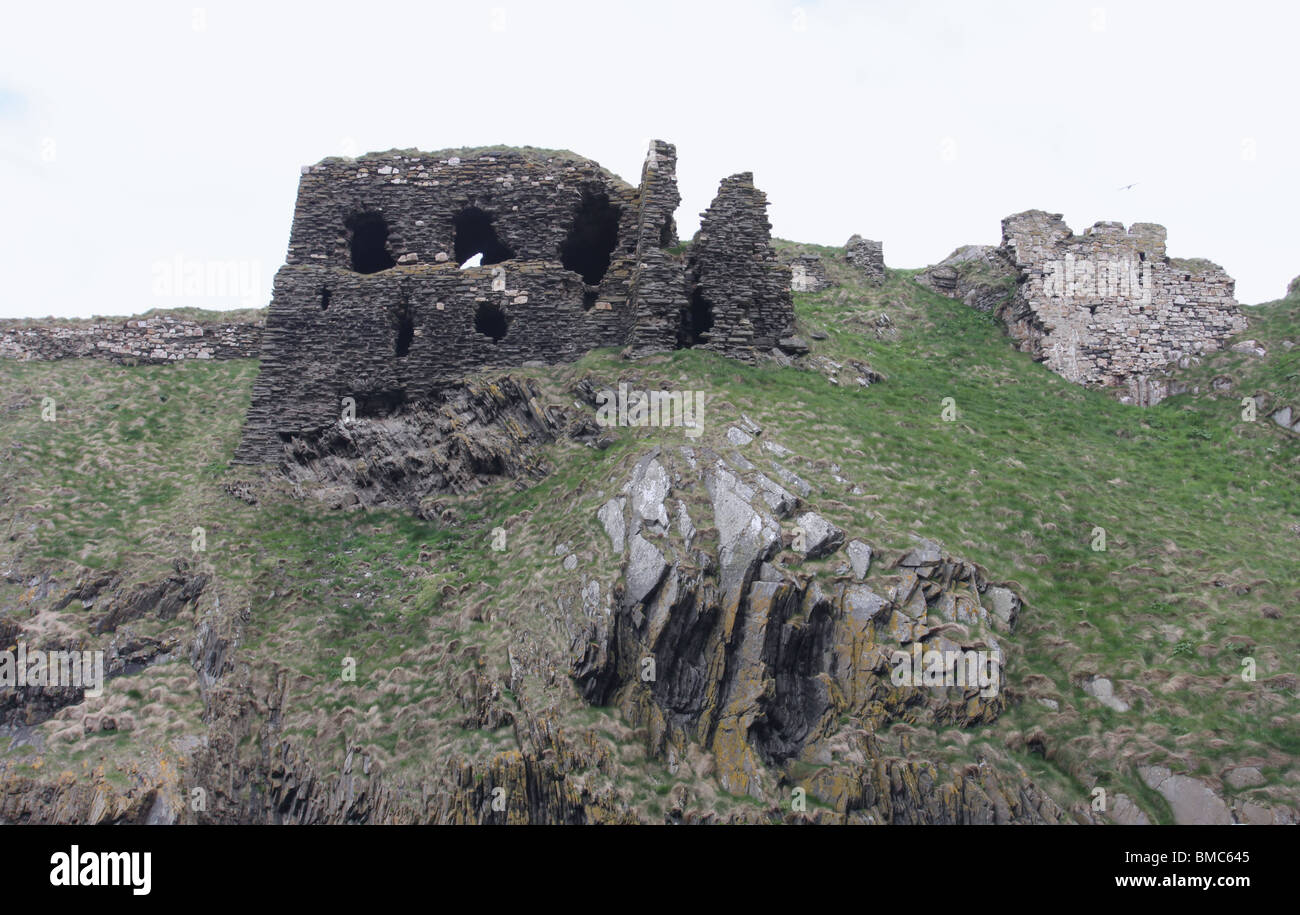 Findlater castle hi-res stock photography and images - Alamy