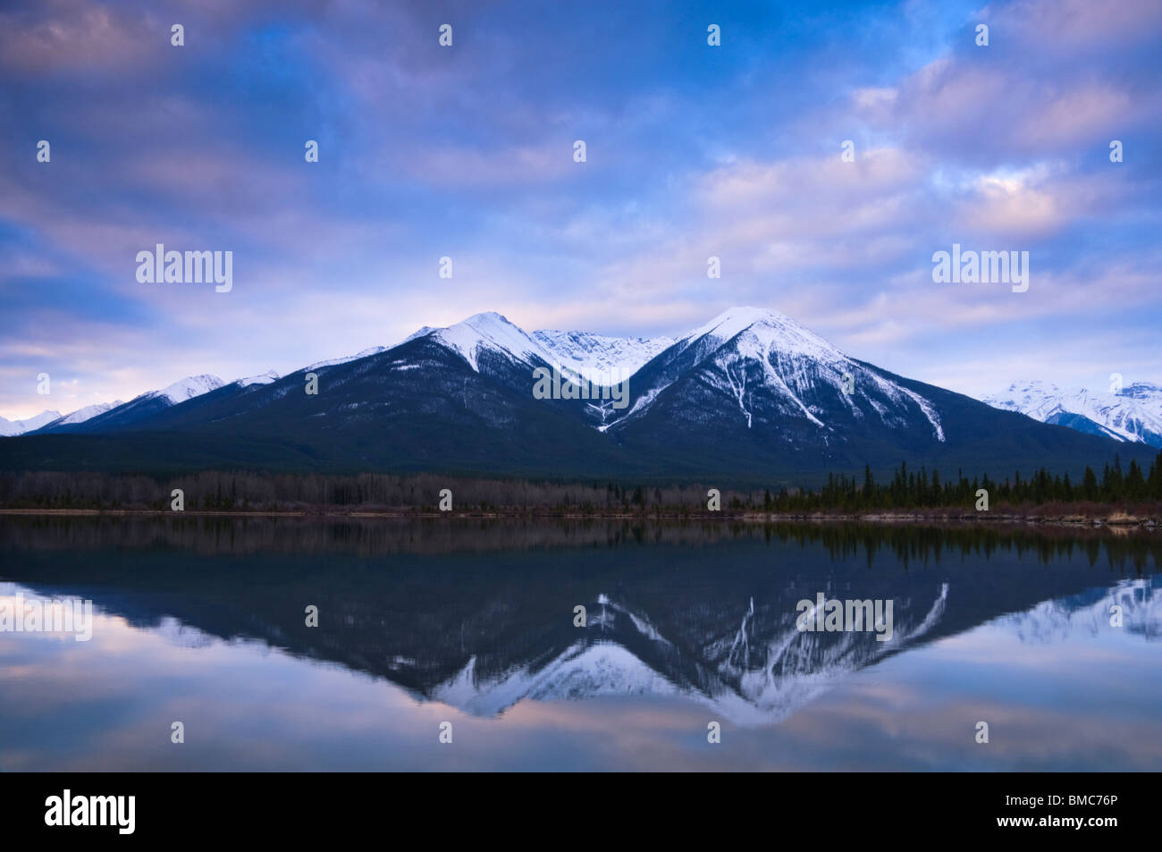 Vermilion lakes sundance range banff hi-res stock photography and ...