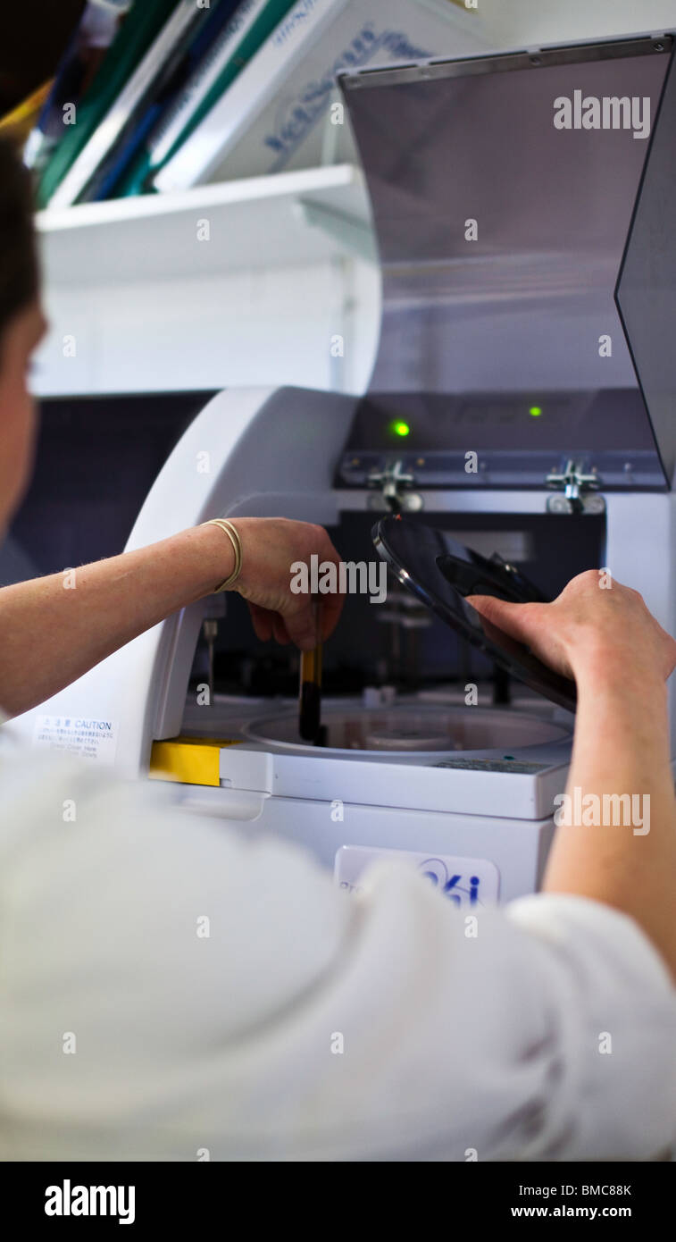 Blood test machine hi-res stock photography and images - Alamy