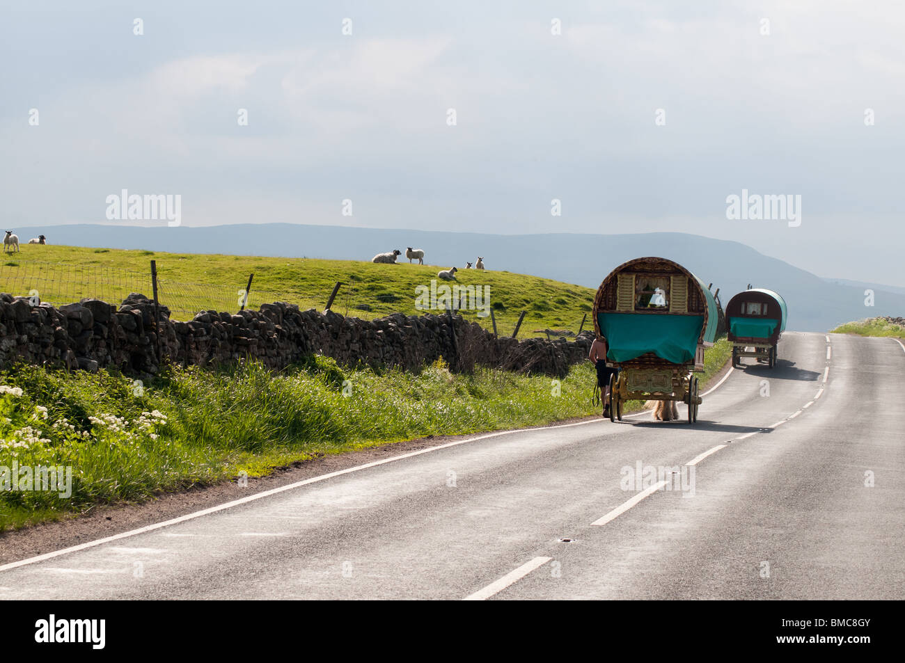 Bow top wagons hi-res stock photography and images - Alamy