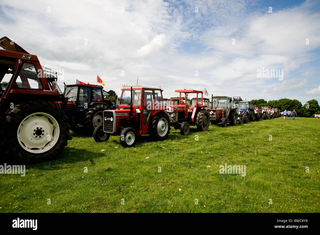 Tractors ireland hi-res stock photography and images - Alamy
