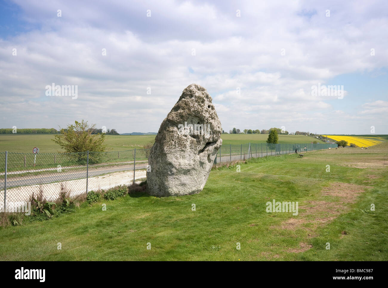 Stonehenge heel stone hi-res stock photography and images - Alamy