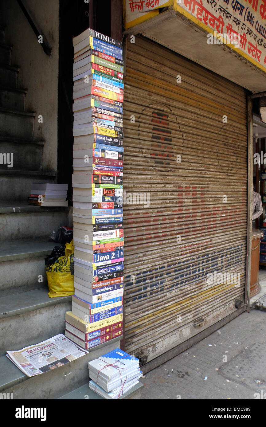 Indian bookshop bookstore india hi-res stock photography and images - Alamy