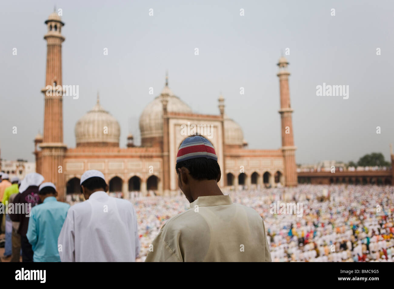 People praying in a mosque at the occasion of Eid, Jama Masjid, Old ...