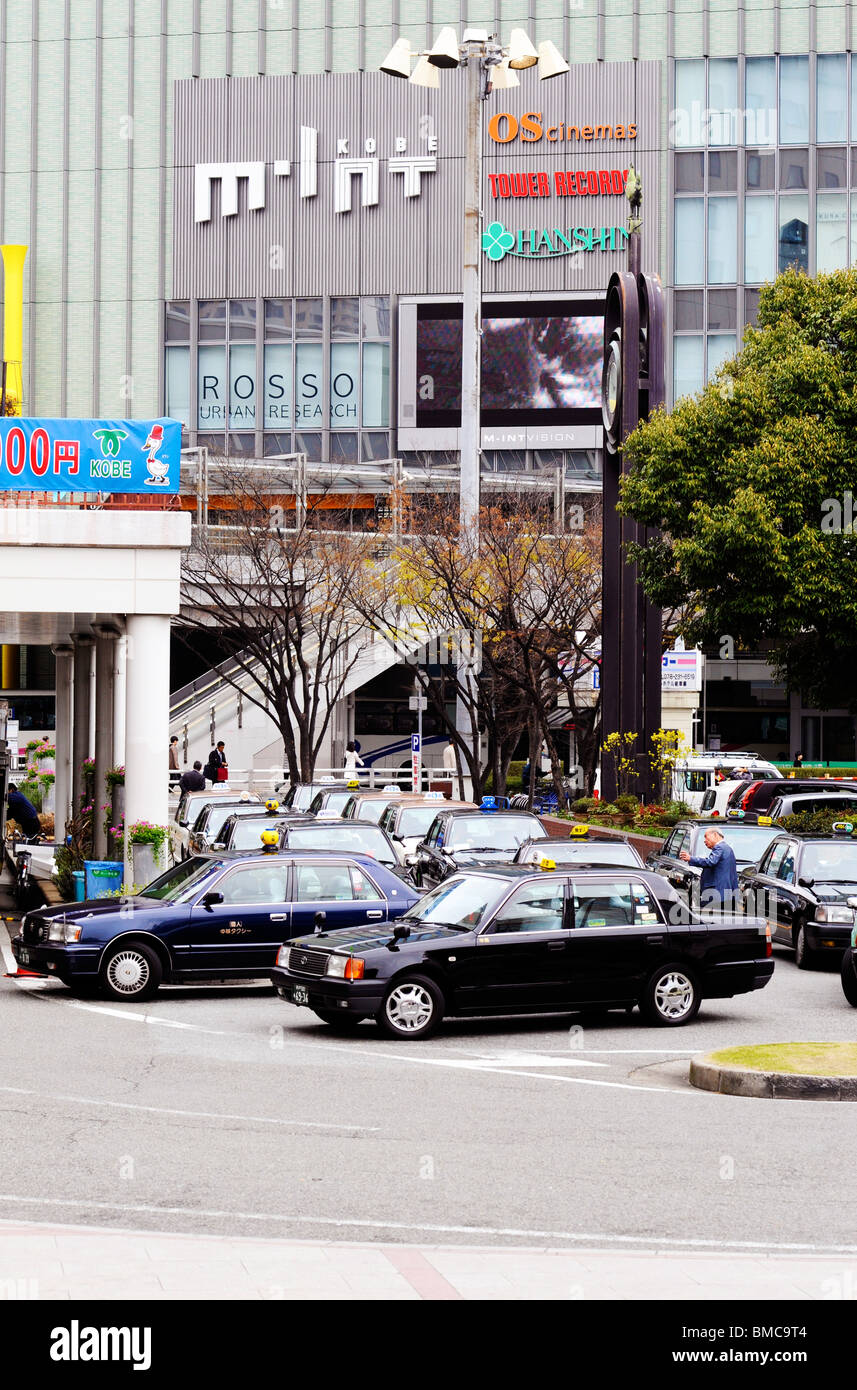Kobe street scene Stock Photo - Alamy