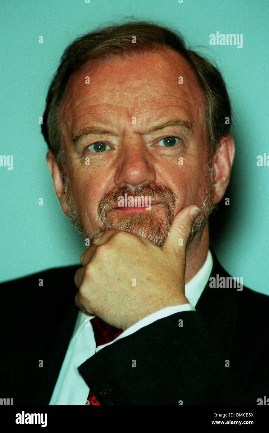 ROBIN COOK MP FOREIGN SECRETARY 12 October 1998 Stock Photo - Alamy