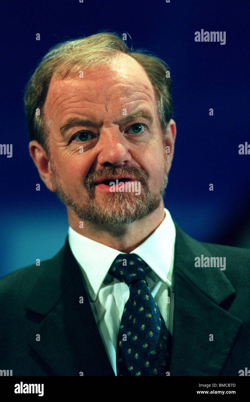 ROBIN COOK MP FOREIGN SECRETARY 03 November 1998 Stock Photo - Alamy