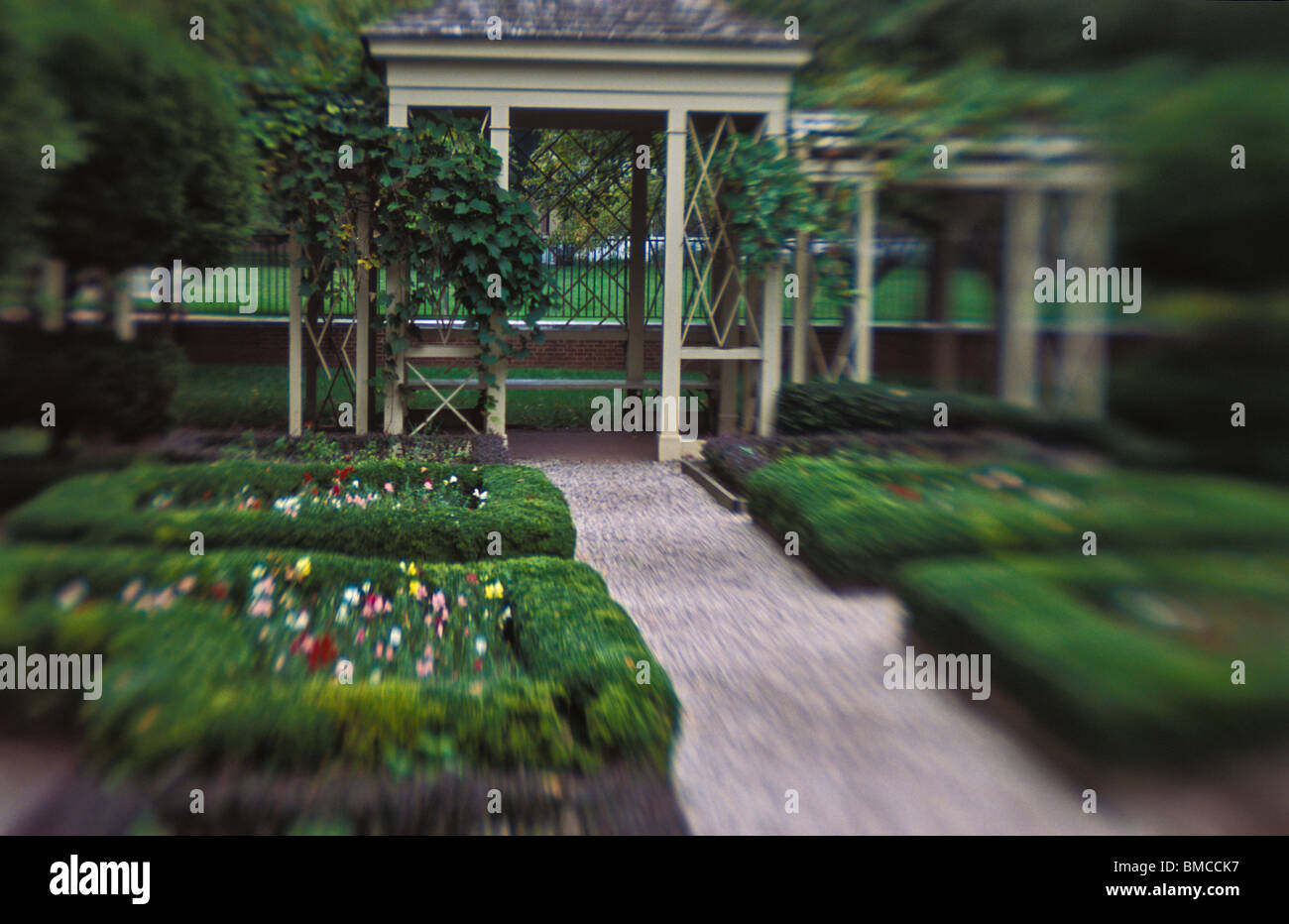 Formal English style garden Stock Photo - Alamy