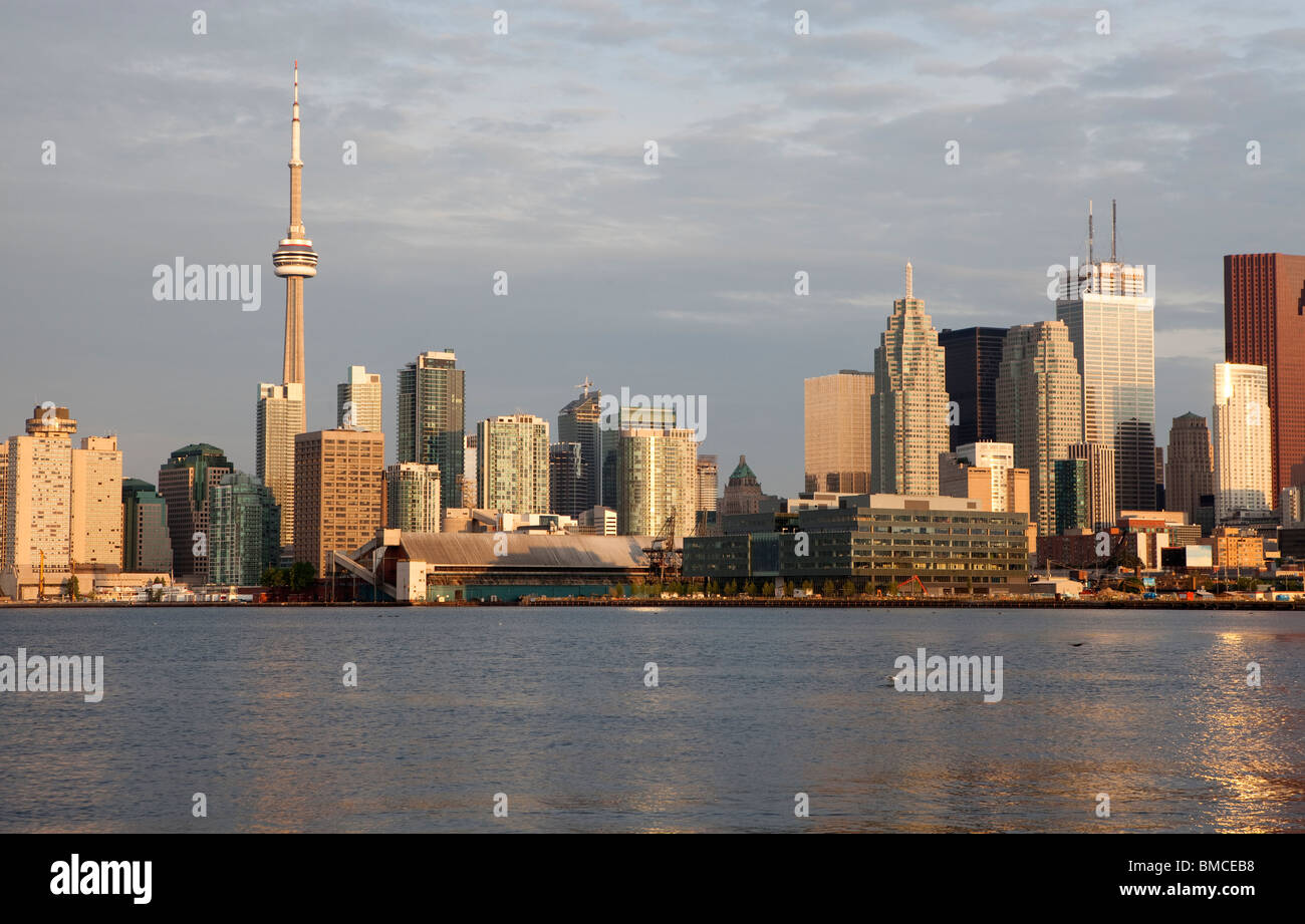 Toronto highrise hi-res stock photography and images - Alamy