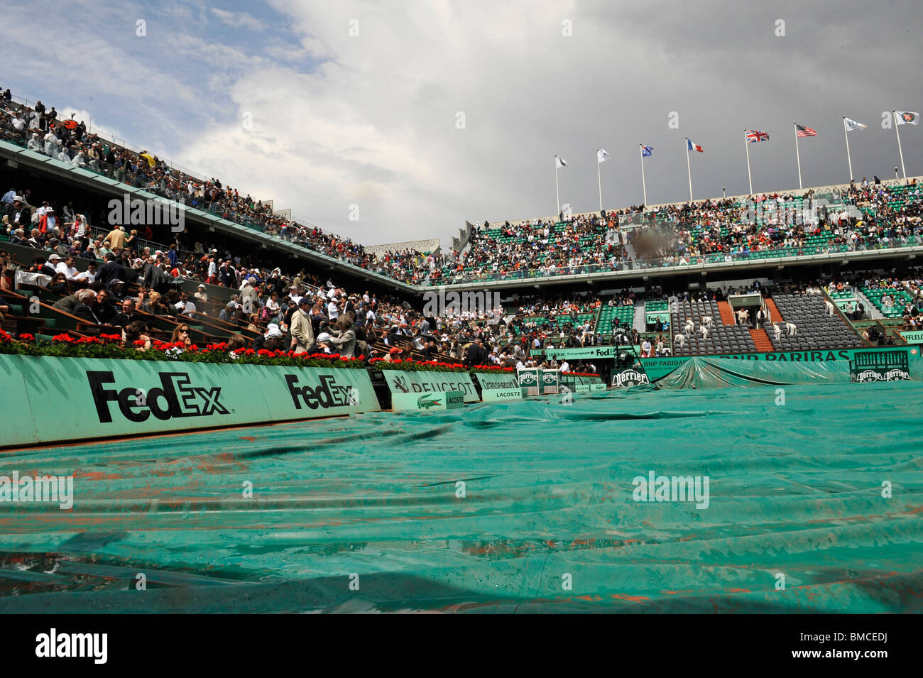 Rain delay at the 2010 French Open Stock Photo - Alamy