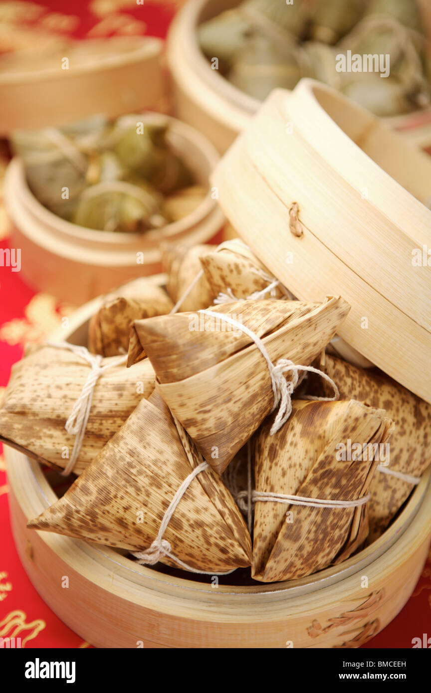 Bamboo rice steamer hi-res stock photography and images - Alamy