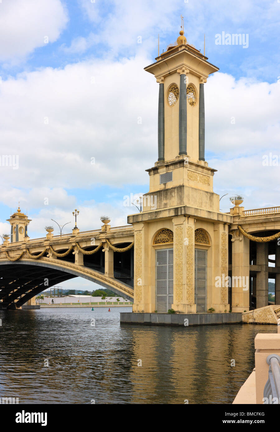 The Seri Gemilang Bridge in Putrajaya, Malaysia Stock Photo - Alamy