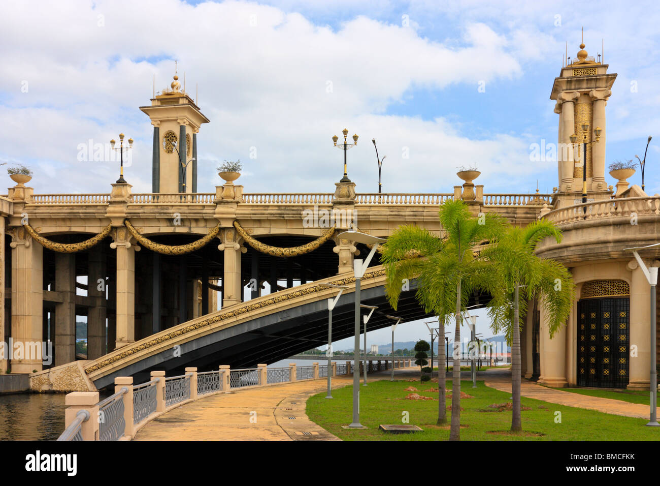 The Seri Gemilang Bridge in Putrajaya, Malaysia Stock Photo - Alamy