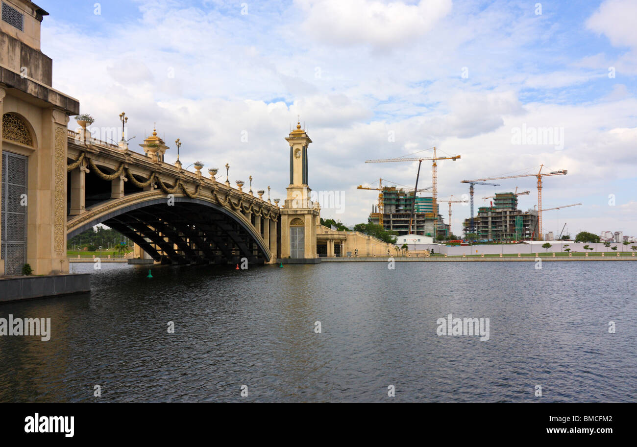The Seri Gemilang Bridge in Putrajaya, Malaysia Stock Photo - Alamy