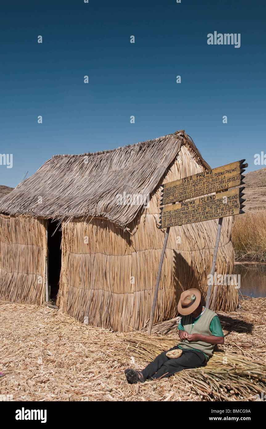 Handicraft worker, Uros island, Lake Titicaca, Bolivia Stock Photo - Alamy