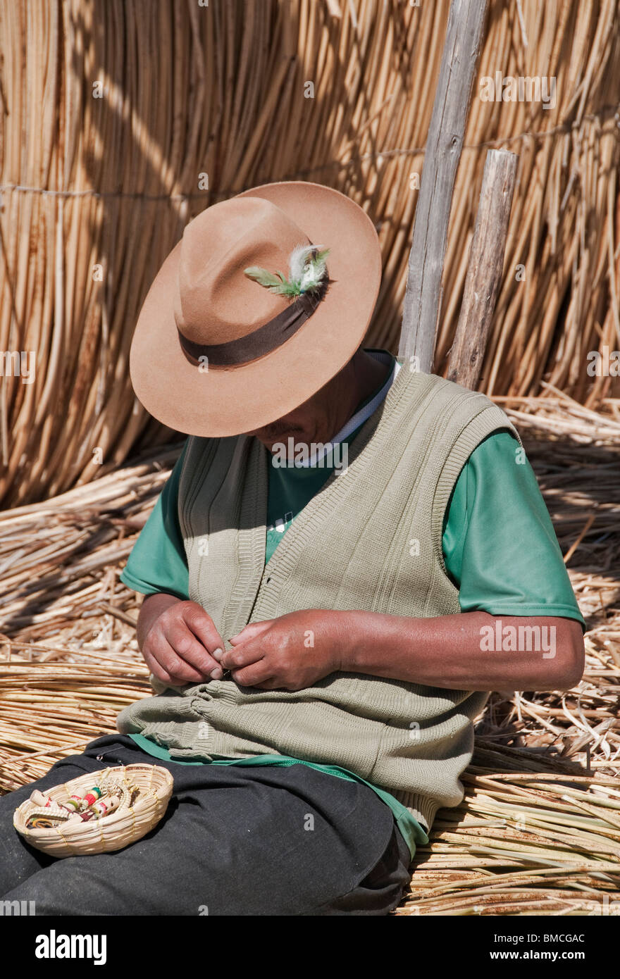 Handicraft worker hi-res stock photography and images - Alamy
