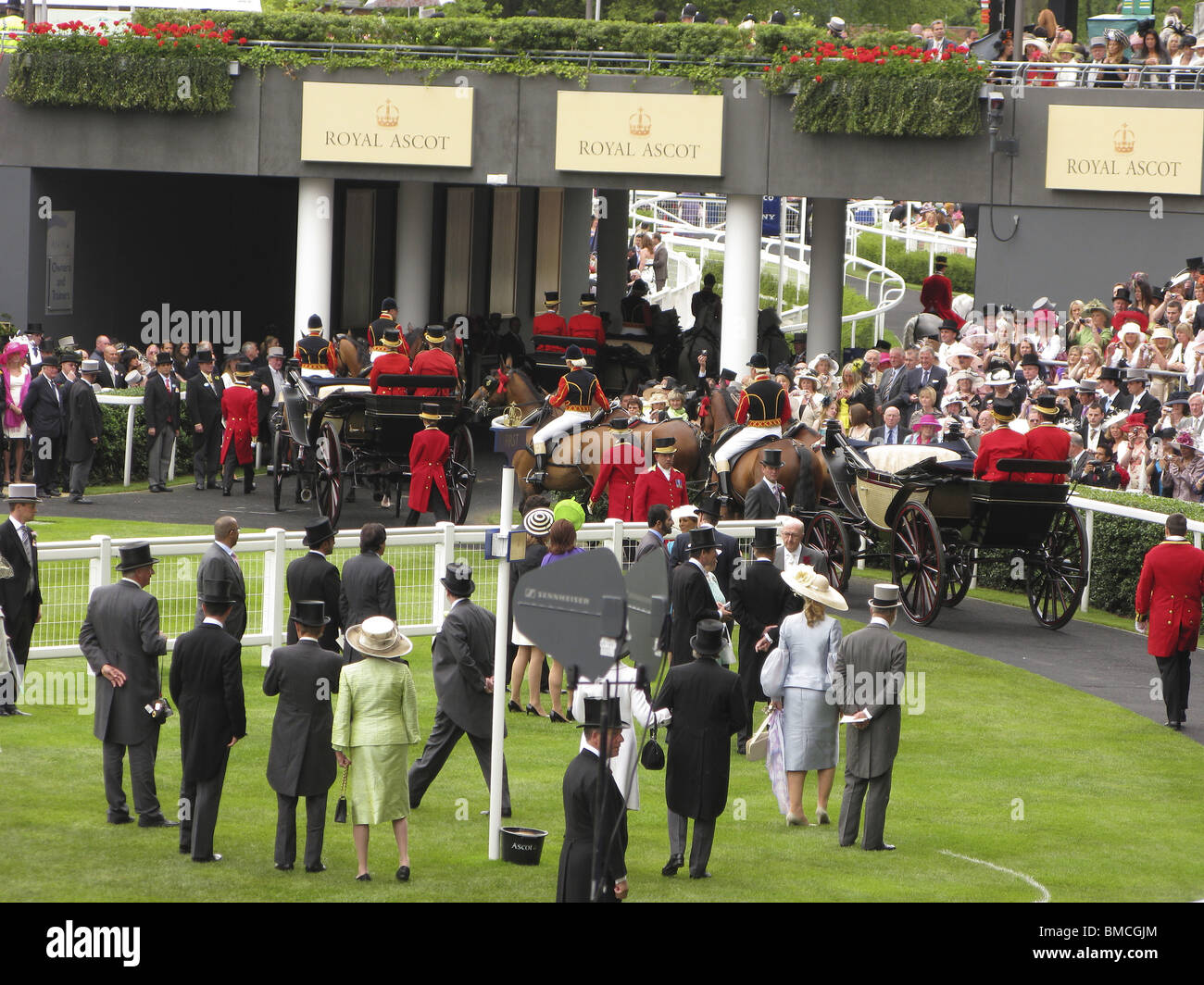Beauty pageant queen hi-res stock photography and images - Alamy